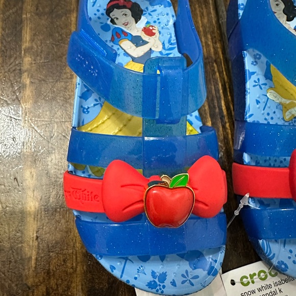 CROCS | Shoes | Crocs Snow White Isabella Sandals C2 Nwt | Poshmark